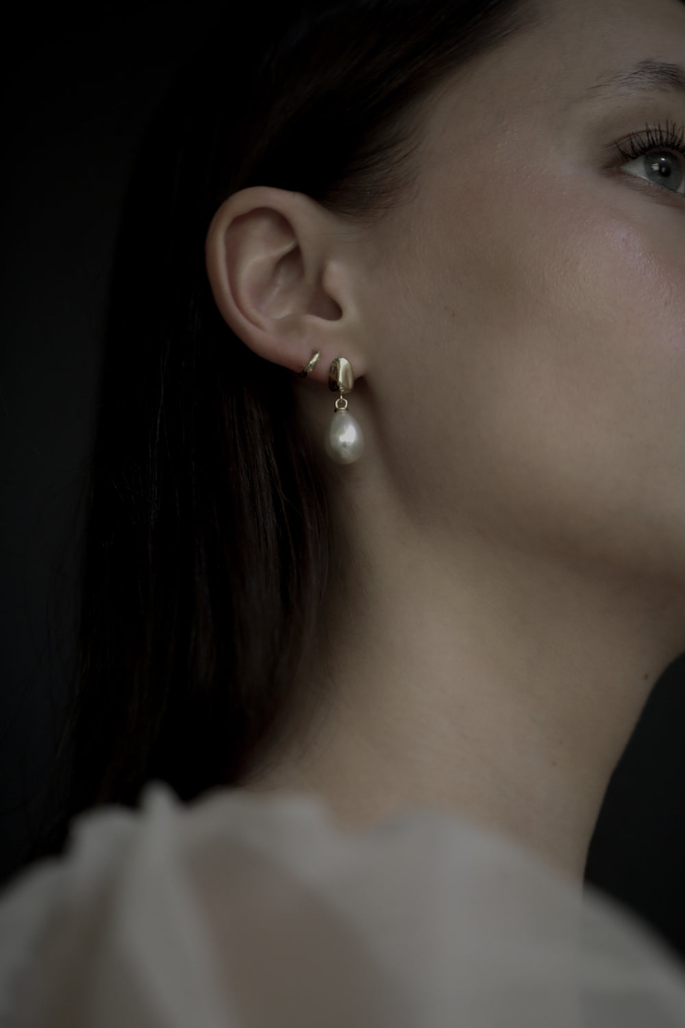Orb Mini Pearl Drop Earrings | Studio Bride