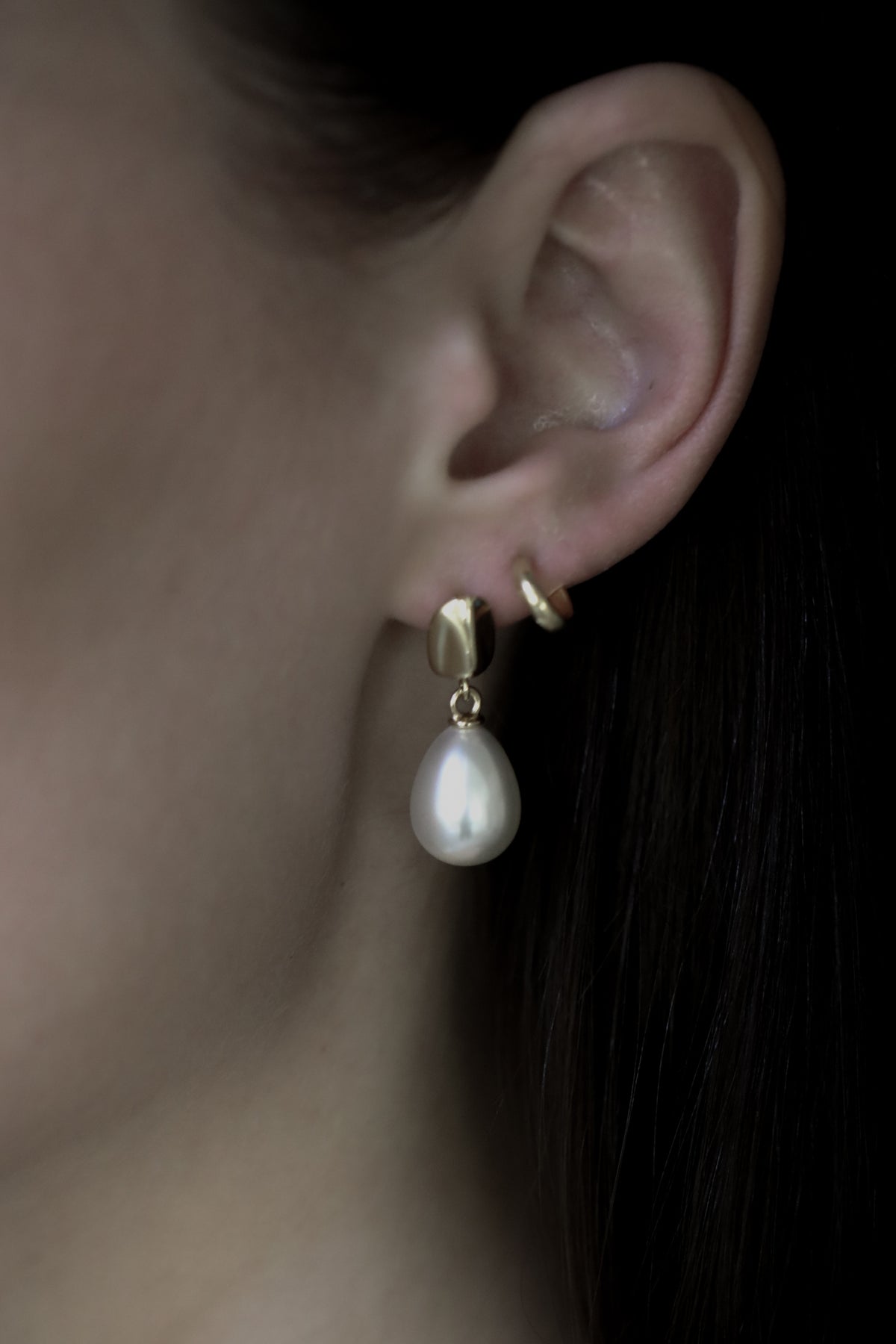 Orb Mini Pearl Drop Earrings | Studio Bride